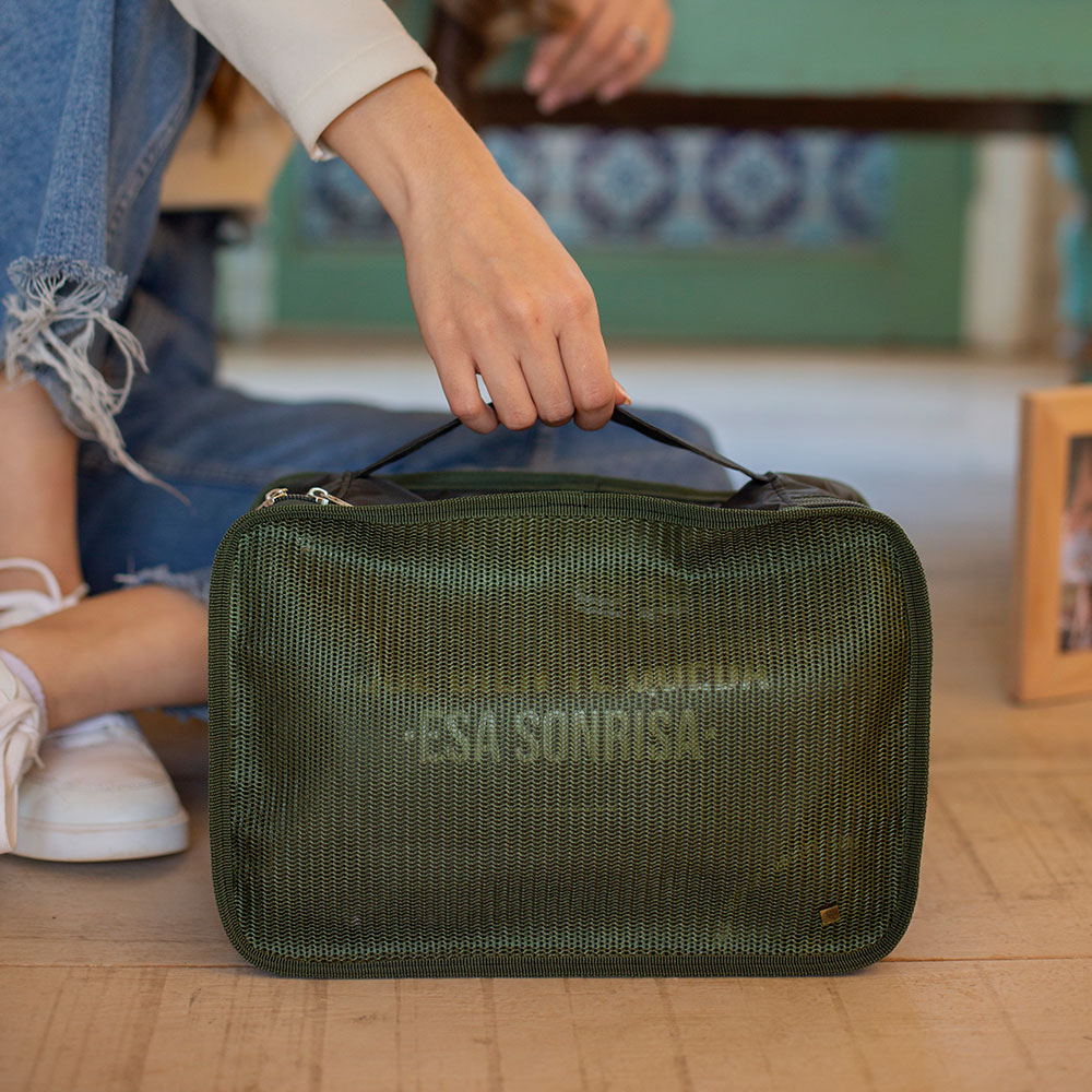 NECESERES - Andrea María